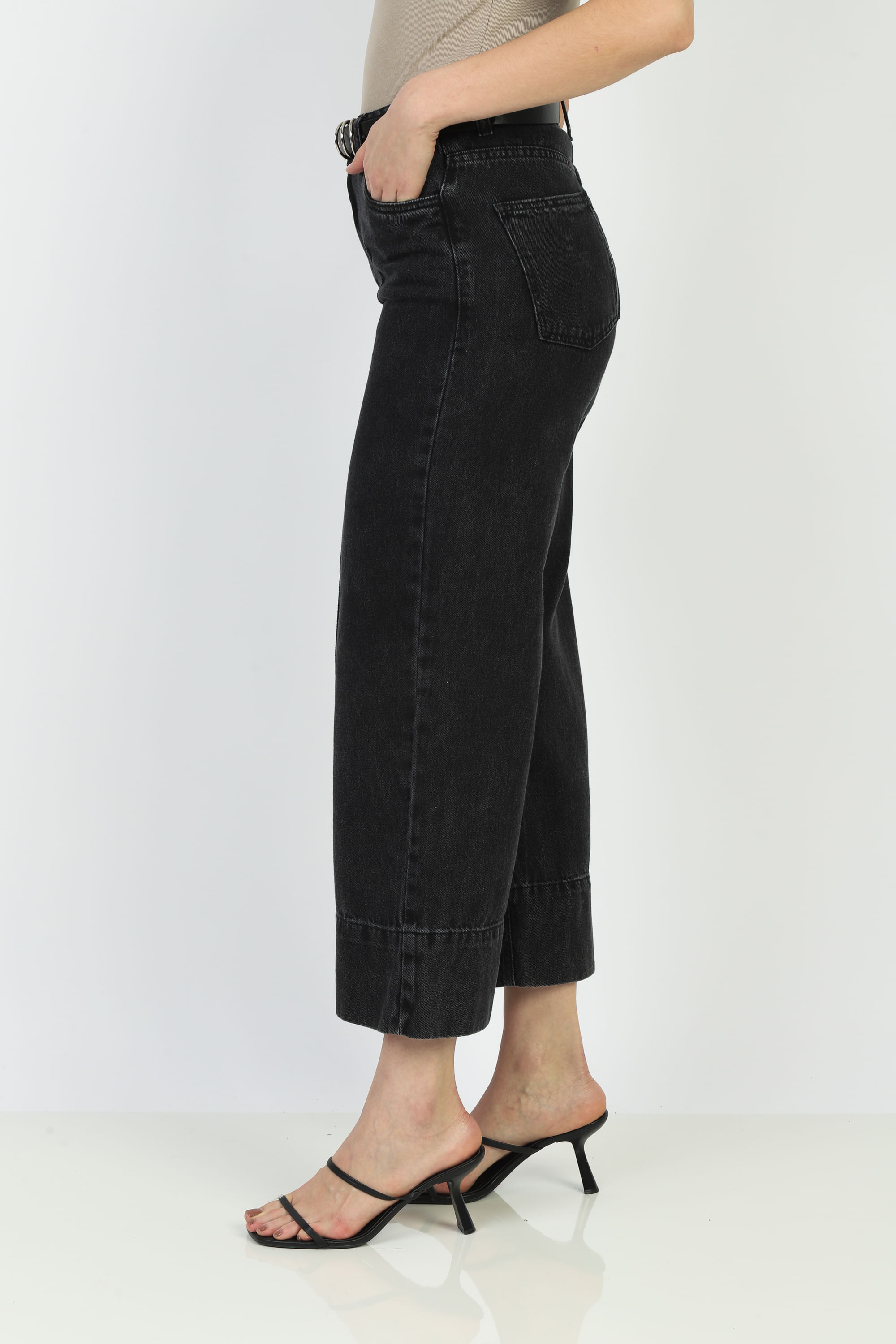 Calça Jeans Cropped Black - Gazzy